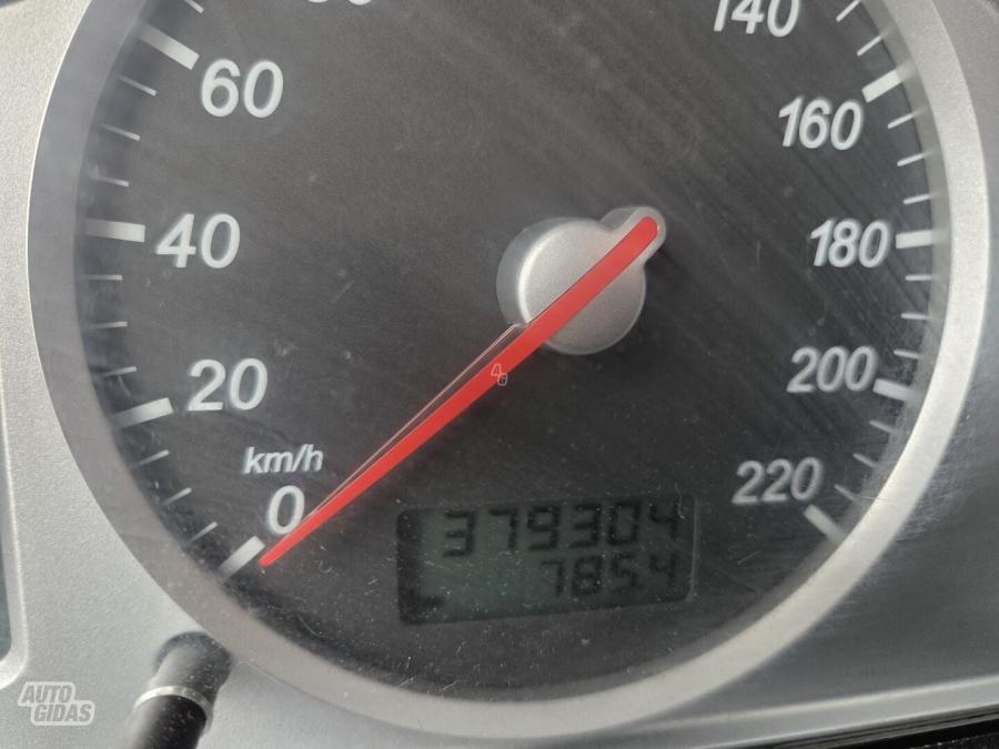 Grey Ford Galaxy 2004 in Panevezys, with an engine capacity of 1.90 L and mileage of 379 thousand km for 860 €, photo 9 on AUTOMOTO.COM.LV