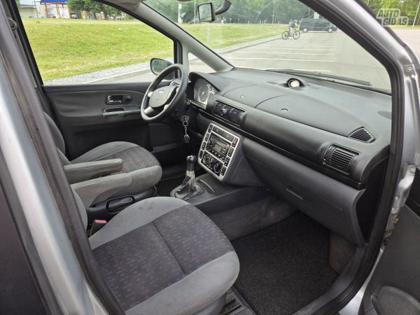 Pelēks Ford Galaxy 2004 Panevēža, ar dzinēja tilpumu 1.90 L un nobraukumu 379 tūkst. km par 860 €, foto 9 vietnē AUTOMOTO.COM.LV