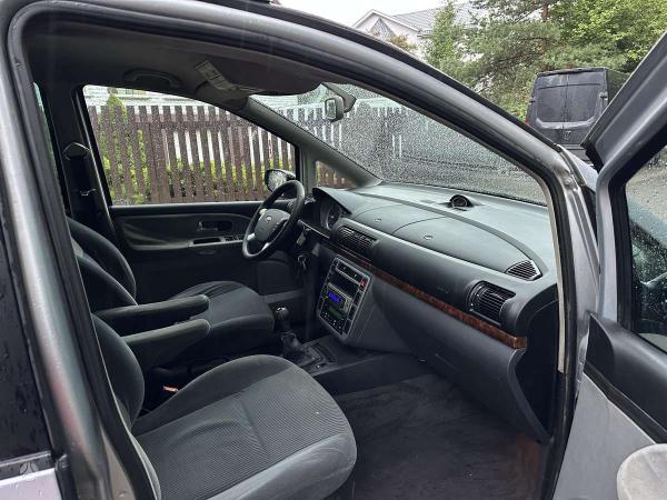 Grey Ford Galaxy 2004 in Vilnius, with an engine capacity of 1.90 L and mileage of 330 thousand km for 1000 €, photo 8 on AUTOMOTO.COM.LV