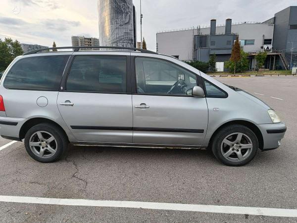 Pelēks Ford Galaxy 2004 Kauņa, ar dzinēja tilpumu 1.90 L un nobraukumu 390 tūkst. km par 1700 €, foto 1 vietnē AUTOMOTO.COM.LV