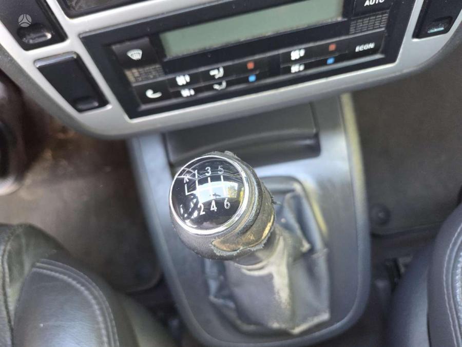 Pelēks Ford Galaxy 2004 Alīta, ar dzinēja tilpumu 1.90 L un nobraukumu 340 tūkst. km par 1299 €, foto 11 vietnē AUTOMOTO.COM.LV