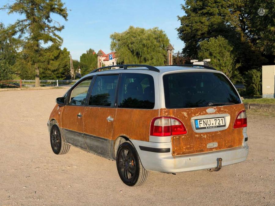 Grey Ford Galaxy 2004 in Vilnius, with an engine capacity of 1.90 L and mileage of 310 thousand km for 950 €, photo 3 on AUTOMOTO.COM.LV