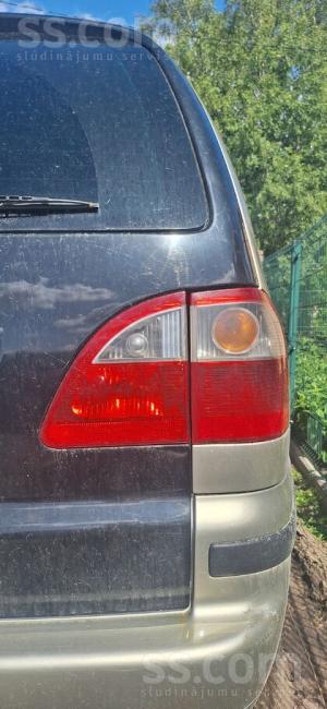 Pelēks Ford Galaxy 2005 Jelgava, ar dzinēja tilpumu 1.90 L un nobraukumu 370 tūkst. km par 800 €, foto 14 vietnē AUTOMOTO.COM.LV