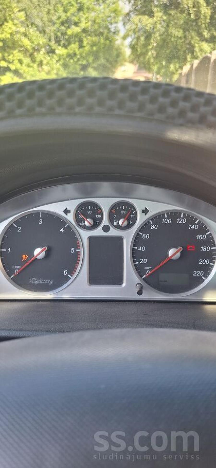 Pelēks Ford Galaxy 2005 Jelgava, ar dzinēja tilpumu 1.90 L un nobraukumu 370 tūkst. km par 800 €, foto 21 vietnē AUTOMOTO.COM.LV