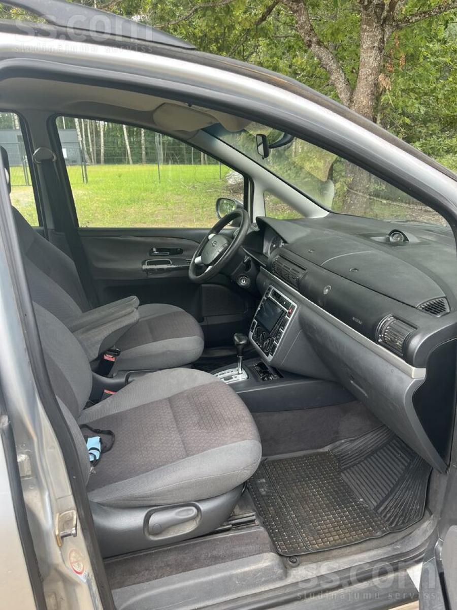 Pelēks Ford Galaxy 2005 Rīga, ar dzinēja tilpumu 1.90 L un nobraukumu 340 tūkst. km par 1100 €, foto 6 vietnē AUTOMOTO.COM.LV