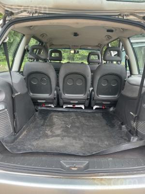 Pelēks Ford Galaxy 2005 Rīga, ar dzinēja tilpumu 1.90 L un nobraukumu 340 tūkst. km par 1100 €, foto 8 vietnē AUTOMOTO.COM.LV