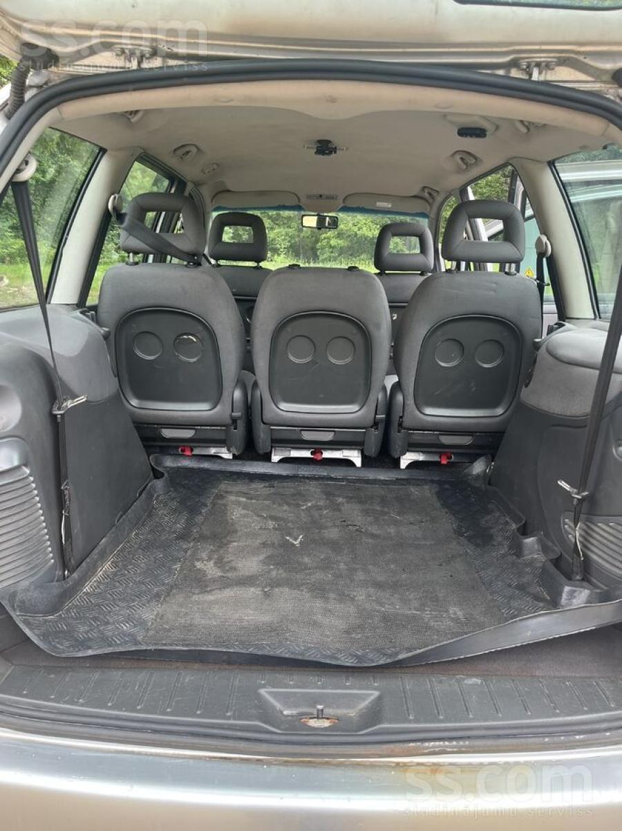 Pelēks Ford Galaxy 2005 Rīga, ar dzinēja tilpumu 1.90 L un nobraukumu 340 tūkst. km par 1100 €, foto 8 vietnē AUTOMOTO.COM.LV