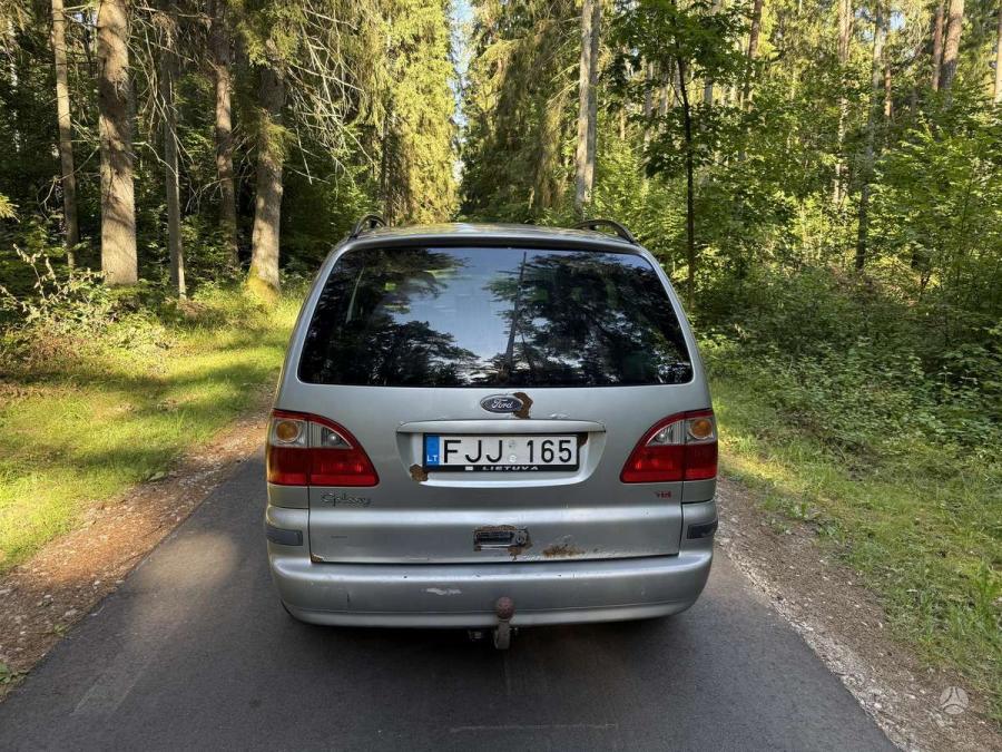 Pelēks Ford Galaxy 2005 Prienai, ar dzinēja tilpumu 1.90 L un nobraukumu 450 tūkst. km par 1250 €, foto 6 vietnē AUTOMOTO.COM.LV