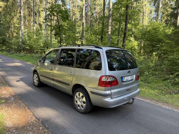 Grey Ford Galaxy 2005 in Prienai, with an engine capacity of 1.90 L and mileage of 450 thousand km for 1250 €, photo 6 on AUTOMOTO.COM.LV