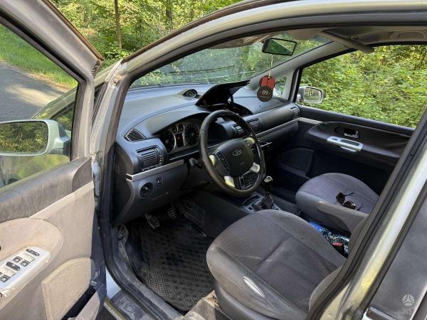 Grey Ford Galaxy 2005 in Prienai, with an engine capacity of 1.90 L and mileage of 450 thousand km for 1250 €, photo 7 on AUTOMOTO.COM.LV