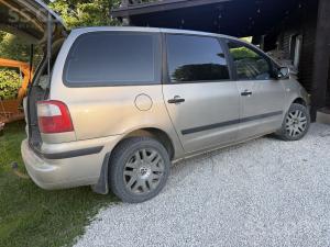 Pelēks Ford Galaxy 2005 Rēzekne, ar dzinēja tilpumu 1.90 L un nobraukumu 353 tūkst. km par 1630 €, foto  vietnē AUTOMOTO.COM.LV