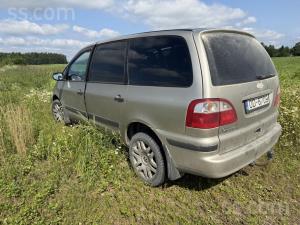 Pelēks Ford Galaxy 2005 Rēzekne, ar dzinēja tilpumu 1.90 L un nobraukumu 353 tūkst. km par 1630 €, foto 4 vietnē AUTOMOTO.COM.LV