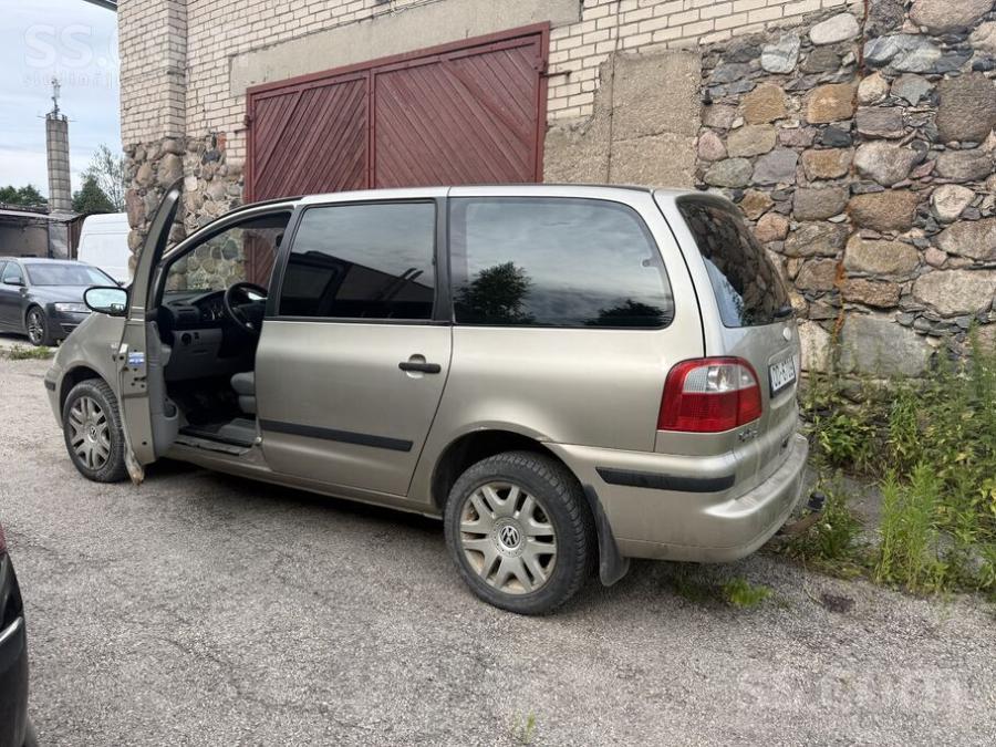 Pelēks Ford Galaxy 2005 Rēzekne, ar dzinēja tilpumu 1.90 L un nobraukumu 353 tūkst. km par 1630 €, foto 5 vietnē AUTOMOTO.COM.LV