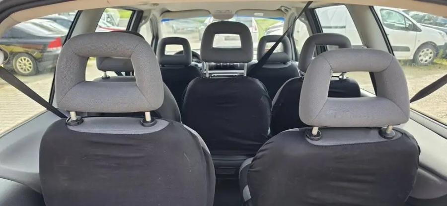 Grey Ford Galaxy 2005 in Valmiera, with an engine capacity of 1.90 L and mileage of 319 thousand km for 1450 €, photo 11 on AUTOMOTO.COM.LV
