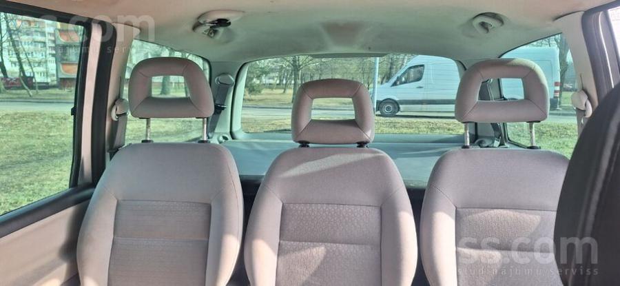 Pelēks Ford Galaxy 2005 Rīga, ar dzinēja tilpumu 1.90 L un nobraukumu 325 tūkst. km par 1800 €, foto 8 vietnē AUTOMOTO.COM.LV
