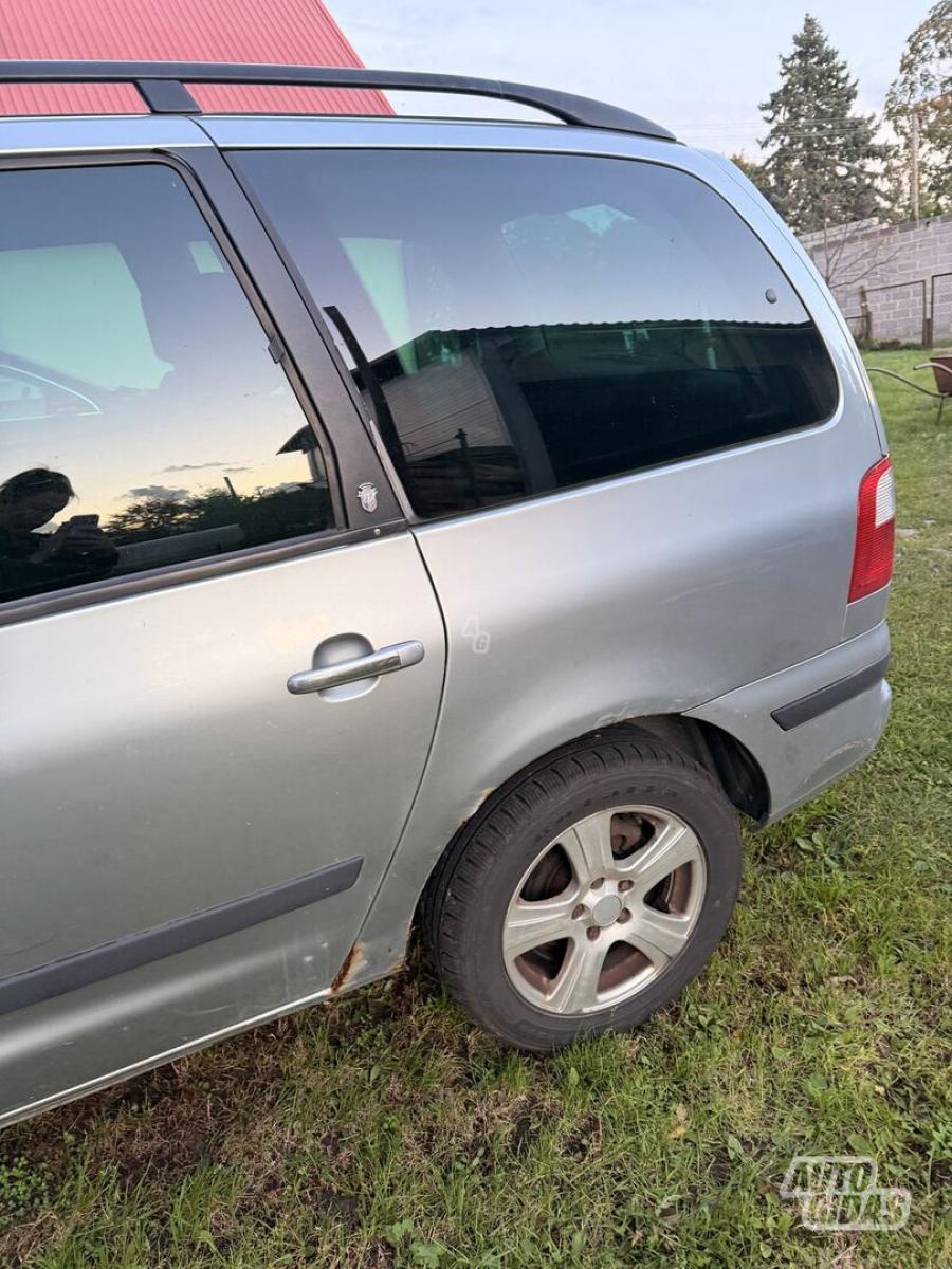 Grey Ford Galaxy 2005 in Klaipeda, with an engine capacity of 1.90 L and mileage of 342 thousand km for 950 €, photo 4 on AUTOMOTO.COM.LV