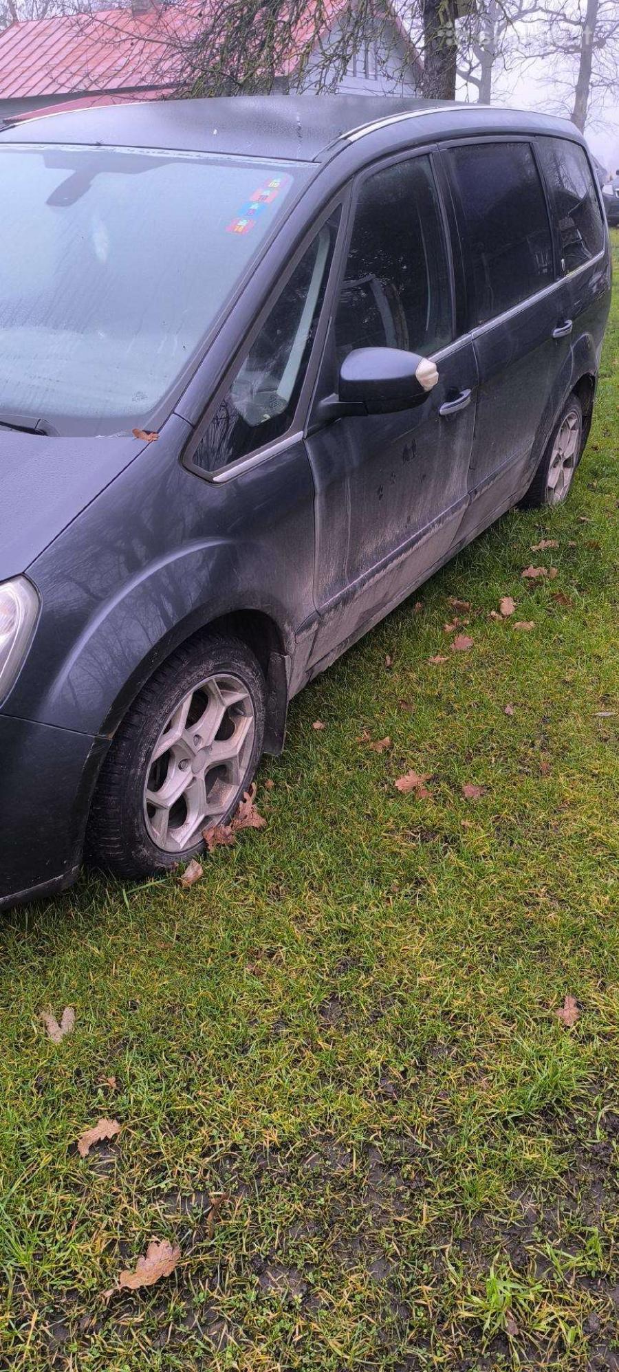 Grey Ford Galaxy 2006 in Kretinga, with an engine capacity of 0.00 L and mileage of 430 thousand km for 800 €, photo 3 on AUTOMOTO.COM.LV
