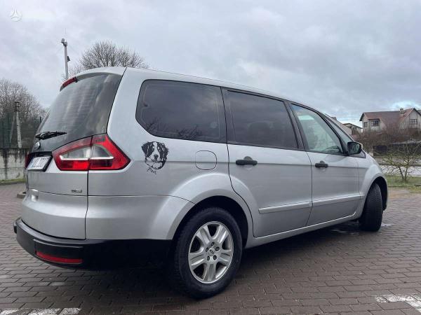 Pelēks Ford Galaxy 2006 Alīta, ar dzinēja tilpumu 2.00 L un nobraukumu 264 tūkst. km par 2850 €, foto 5 vietnē AUTOMOTO.COM.LV