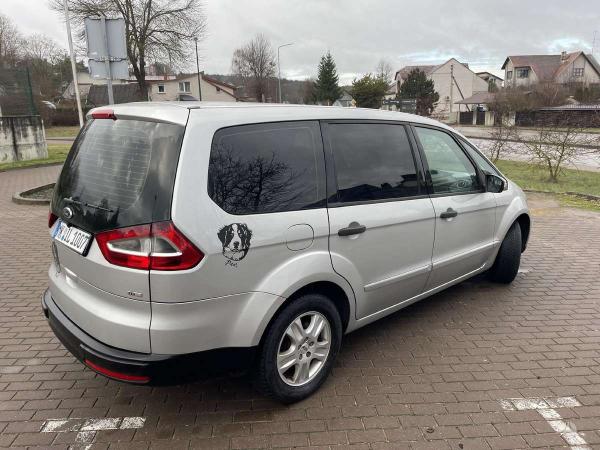 Pelēks Ford Galaxy 2006 Alīta, ar dzinēja tilpumu 2.00 L un nobraukumu 264 tūkst. km par 2850 €, foto 9 vietnē AUTOMOTO.COM.LV