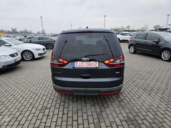 Pelēks Ford Galaxy 2006 Marijampole, ar dzinēja tilpumu 2.00 L un nobraukumu 350 tūkst. km par 2200 €, foto 5 vietnē AUTOMOTO.COM.LV