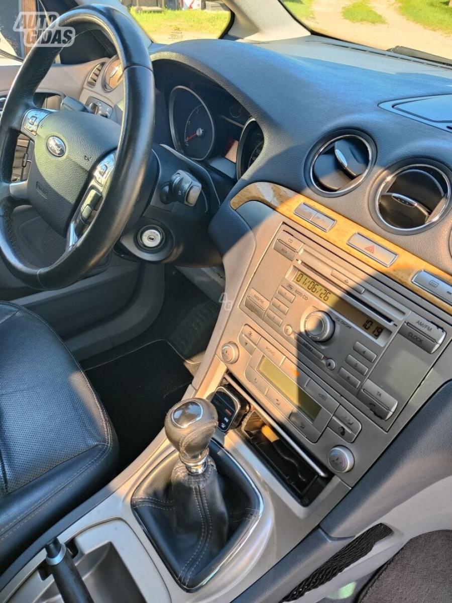 Grey Ford Galaxy 2006 in Jurbarkas, with an engine capacity of 2.00 L and mileage of 249 thousand km for 3200 €, photo 13 on AUTOMOTO.COM.LV