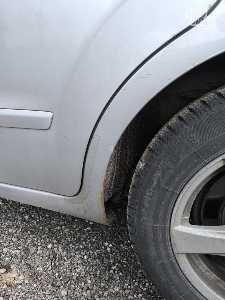 Pelēks Ford Galaxy 2006 Prienai, ar dzinēja tilpumu 2.00 L un nobraukumu 289 tūkst. km par 1900 €, foto 4 vietnē AUTOMOTO.COM.LV