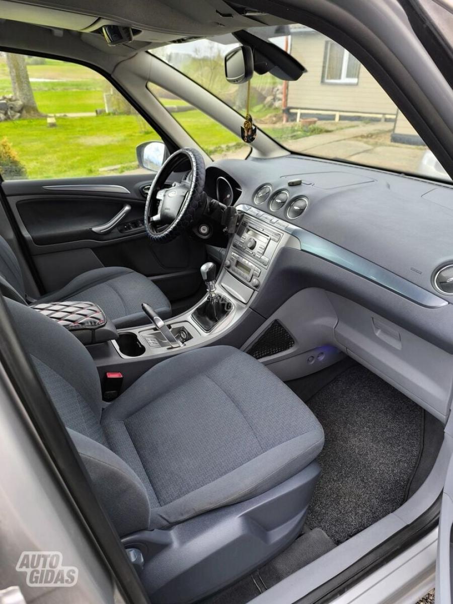 Pelēks Ford Galaxy 2006 Kauņa, ar dzinēja tilpumu 2.00 L un nobraukumu 289 tūkst. km par 1900 €, foto 15 vietnē AUTOMOTO.COM.LV