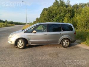 Pelēks Ford Galaxy 2006 Rēzekne, ar dzinēja tilpumu 2.00 L un nobraukumu 325 tūkst. km par 2000 €, foto 3 vietnē AUTOMOTO.COM.LV