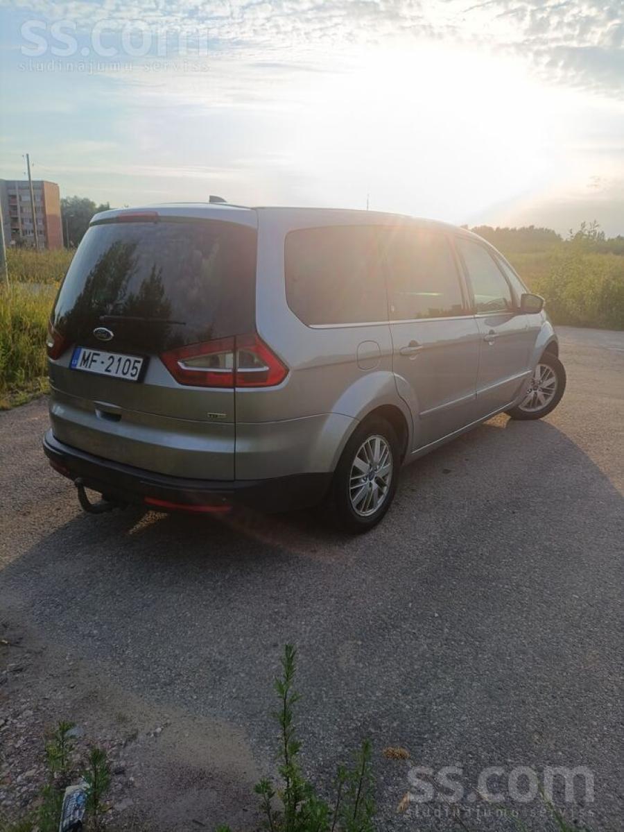 Pelēks Ford Galaxy 2006 Rēzekne, ar dzinēja tilpumu 2.00 L un nobraukumu 325 tūkst. km par 2000 €, foto 4 vietnē AUTOMOTO.COM.LV