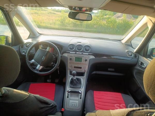 Grey Ford Galaxy 2006 in Rezekne, with an engine capacity of 2.00 L and mileage of 325 thousand km for 2000 €, photo 4 on AUTOMOTO.COM.LV