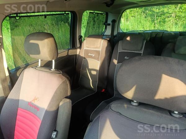 Grey Ford Galaxy 2006 in Rezekne, with an engine capacity of 2.00 L and mileage of 325 thousand km for 2000 €, photo 5 on AUTOMOTO.COM.LV