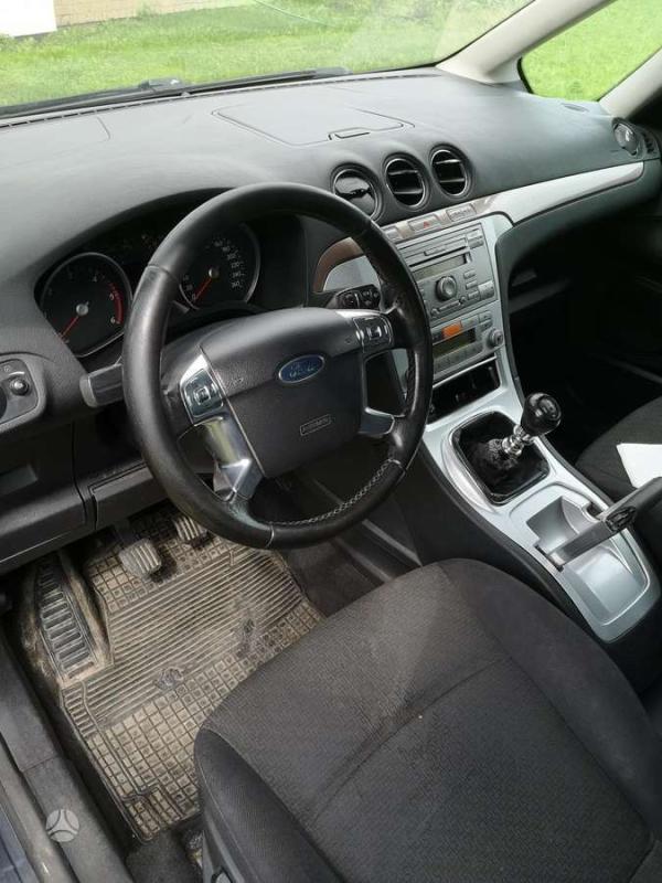 Grey Ford Galaxy 2006 in Vievis, with an engine capacity of 1.75 L and mileage of 386 thousand km for 1500 €, photo 6 on AUTOMOTO.COM.LV