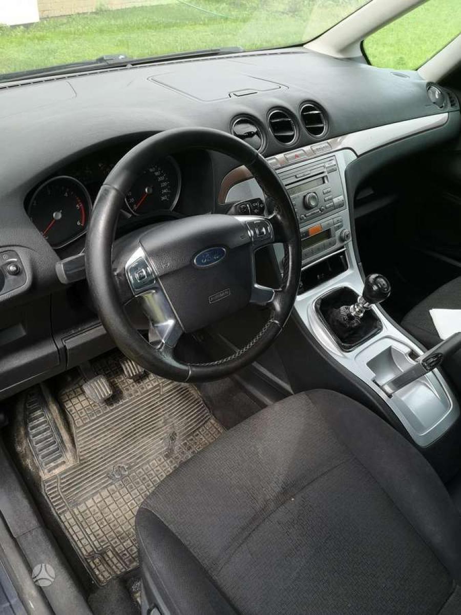 Grey Ford Galaxy 2006 in Vievis, with an engine capacity of 1.75 L and mileage of 386 thousand km for 1500 €, photo 7 on AUTOMOTO.COM.LV