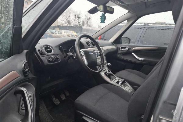 Grey Ford Galaxy 2006 in Kaunas, with an engine capacity of 2.00 L and mileage of 375 thousand km for 1895 €, photo 7 on AUTOMOTO.COM.LV