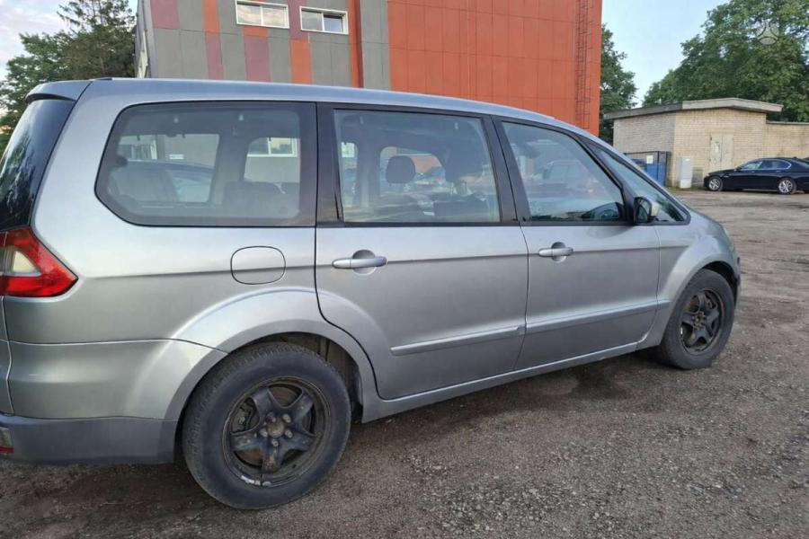 Grey Ford Galaxy 2006 in Kaunas, with an engine capacity of 2.00 L and mileage of 375 thousand km for 1895 €, photo 14 on AUTOMOTO.COM.LV