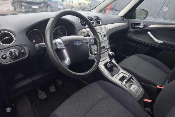 Grey Ford Galaxy 2006 in Kaunas, with an engine capacity of 2.00 L and mileage of 375 thousand km for 1500 €, photo 9 on AUTOMOTO.COM.LV