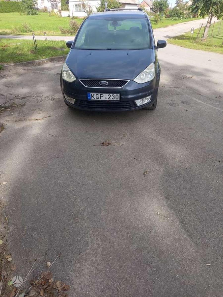 Pelēks Ford Galaxy 2006 Šauļi, ar dzinēja tilpumu 1.75 L un nobraukumu 357 tūkst. km par 2200 €, foto 3 vietnē AUTOMOTO.COM.LV