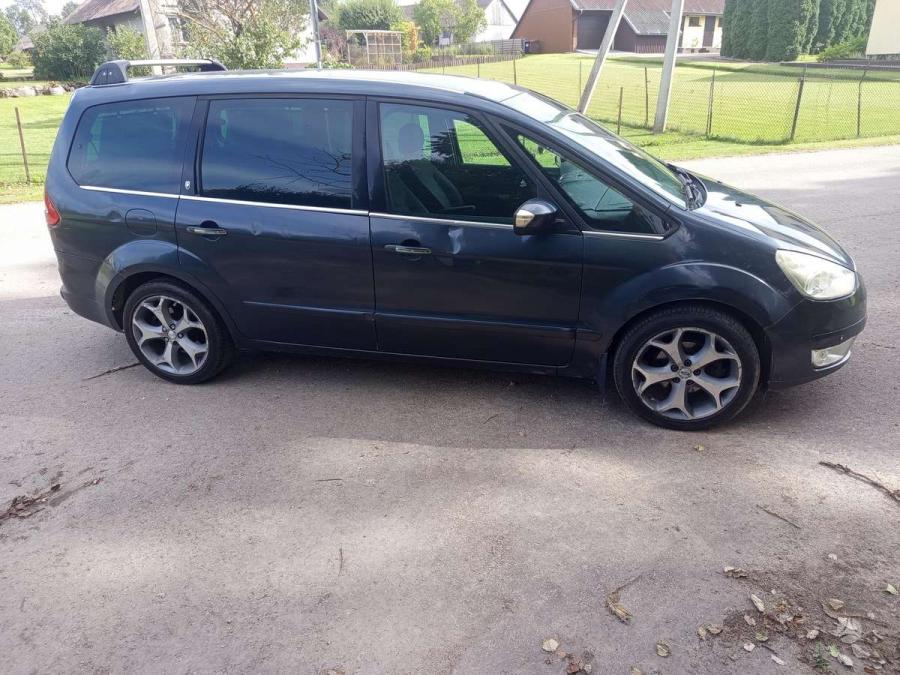Pelēks Ford Galaxy 2006 Šauļi, ar dzinēja tilpumu 1.75 L un nobraukumu 357 tūkst. km par 2200 €, foto 4 vietnē AUTOMOTO.COM.LV