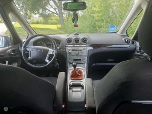 Pelēks Ford Galaxy 2006 Šauļi, ar dzinēja tilpumu 1.75 L un nobraukumu 357 tūkst. km par 2200 €, foto 6 vietnē AUTOMOTO.COM.LV