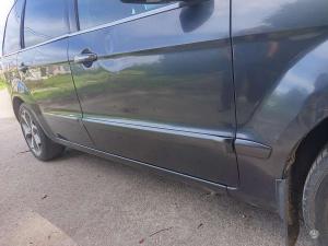 Pelēks Ford Galaxy 2006 Šauļi, ar dzinēja tilpumu 1.75 L un nobraukumu 357 tūkst. km par 2200 €, foto 7 vietnē AUTOMOTO.COM.LV