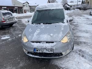 Grey Ford Galaxy 2007 in Plunge, with an engine capacity of 1.80 L and mileage of 300 thousand km for 2700 €, photo 6 on AUTOMOTO.COM.LV