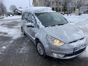 Grey Ford Galaxy 2007 in Plunge, with an engine capacity of 1.75 L and mileage of 300 thousand km for 1999 €, photo 3 on AUTOMOTO.COM.LV
