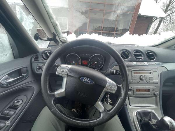 Pelēks Ford Galaxy 2007 Plungė, ar dzinēja tilpumu 1.75 L un nobraukumu 300 tūkst. km par 1999 €, foto 4 vietnē AUTOMOTO.COM.LV