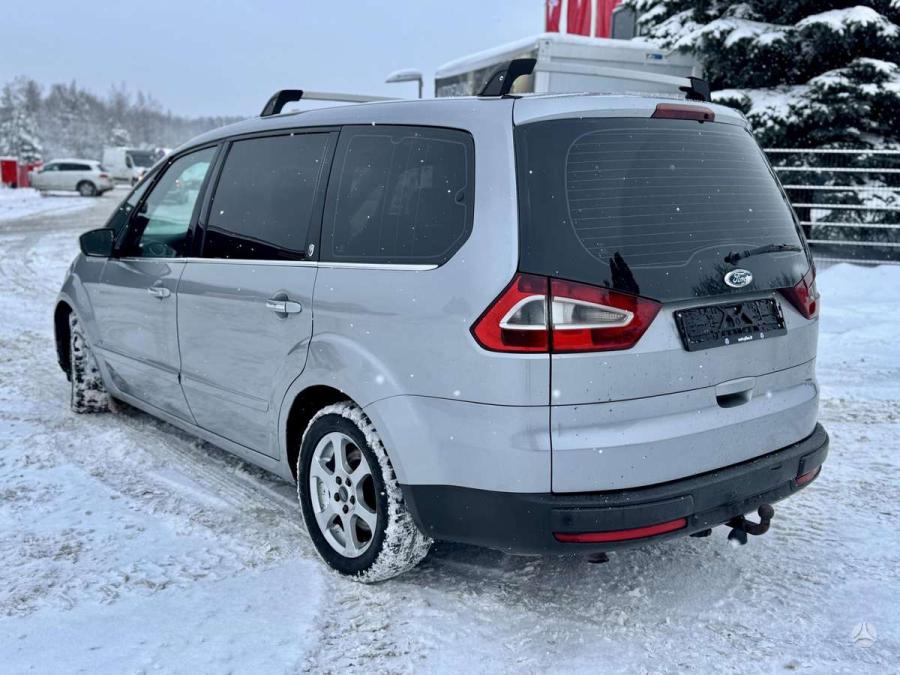 Pelēks Ford Galaxy 2007 Viļņa, ar dzinēja tilpumu 2.00 L un nobraukumu 290 tūkst. km par 2350 €, foto 3 vietnē AUTOMOTO.COM.LV