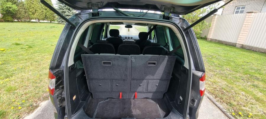 Pelēks Ford Galaxy 2007 Kėdainiai, ar dzinēja tilpumu 2.00 L un nobraukumu 317 tūkst. km par 3199 €, foto 24 vietnē AUTOMOTO.COM.LV