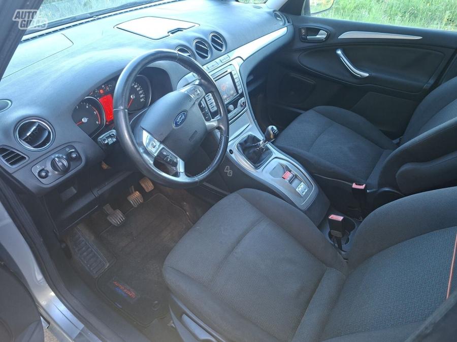 Pelēks Ford Galaxy 2007 Birštonas, ar dzinēja tilpumu 2.00 L un nobraukumu 260 tūkst. km par 2900 €, foto 9 vietnē AUTOMOTO.COM.LV