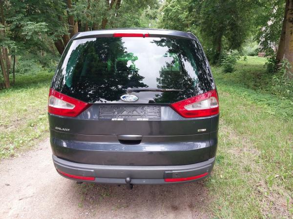 Pelēks Ford Galaxy 2007 Marijampole, ar dzinēja tilpumu 2.00 L un nobraukumu 245 tūkst. km par 3400 €, foto 4 vietnē AUTOMOTO.COM.LV