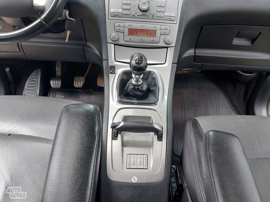 Grey Ford Galaxy 2007 in Marijampole, with an engine capacity of 2.00 L and mileage of 245 thousand km for 3400 €, photo 18 on AUTOMOTO.COM.LV
