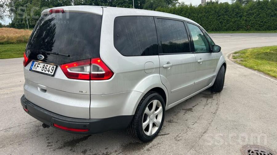 Pelēks Ford Galaxy 2007 Bauska, ar dzinēja tilpumu 2.00 L un nobraukumu 383 tūkst. km par 1400 €, foto 5 vietnē AUTOMOTO.COM.LV