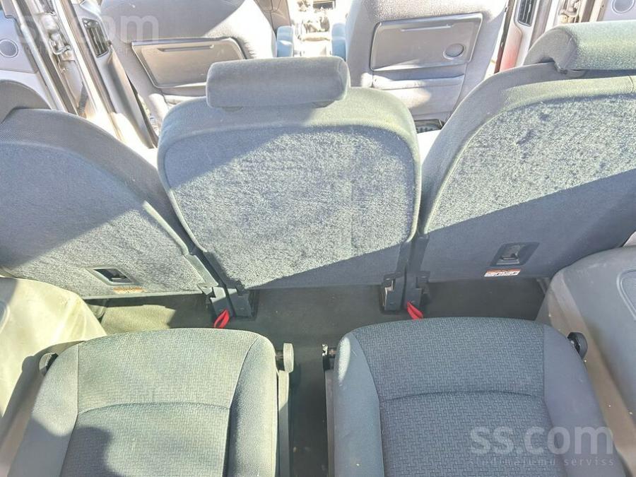 Pelēks Ford Galaxy 2007 Bauska, ar dzinēja tilpumu 2.00 L un nobraukumu 383 tūkst. km par 1400 €, foto 10 vietnē AUTOMOTO.COM.LV